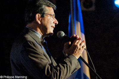 Sylvain Simard lance sa campagne en présence de Pierre Curzi