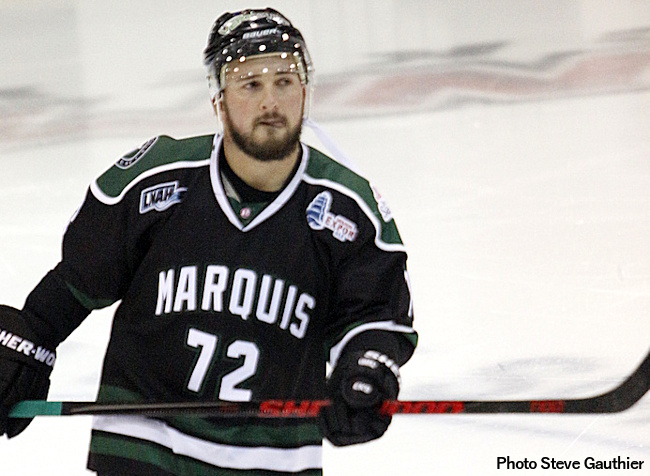 Francis Charette sera de l’alignement des Éperviers ce soir ...