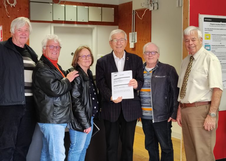 Louis Plamondon dépose son bulletin de candidature | SorelTracy ...